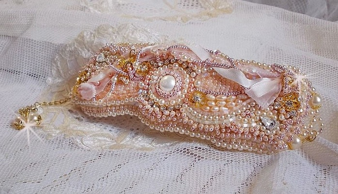 Bijoux Bracelet Poudre de Riz manchette brodé avec des perles de ...